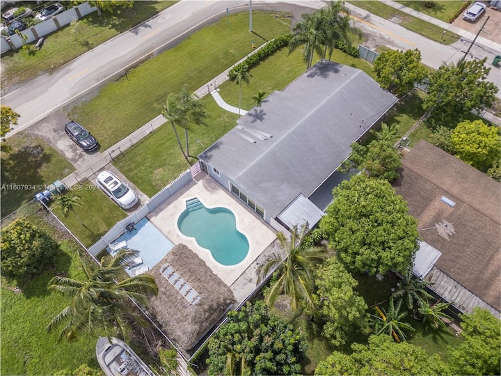 Marimar House - Sunny Isles Beach, FL