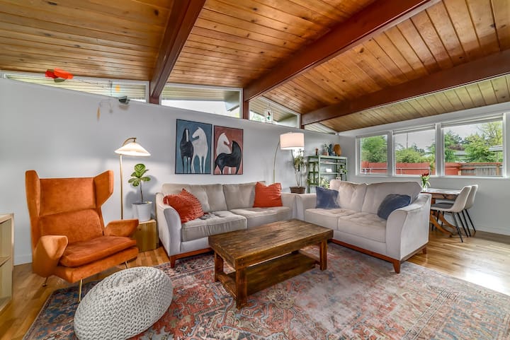 Luxurious And Cozy Mcm Home - Eugene, OR