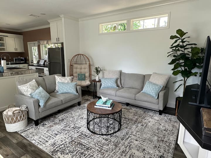 Cozy Florida Home In The Center! - Jacksonville, FL