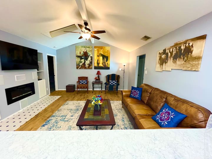 Hidden Gem Near Lackland Afb, Seaworld & Downtown - San Antonio, TX