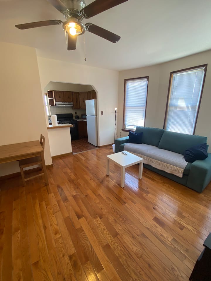 Sunny Two Bedrooms Apt House - Bayonne, NJ