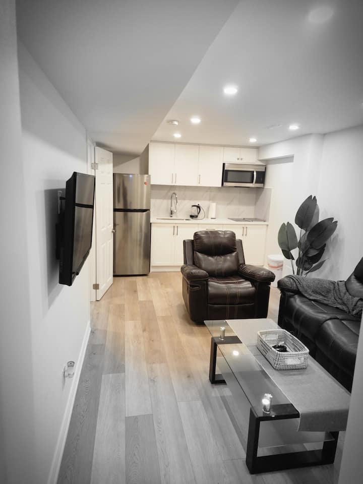 South Durham One Stop Stay! - Ajax