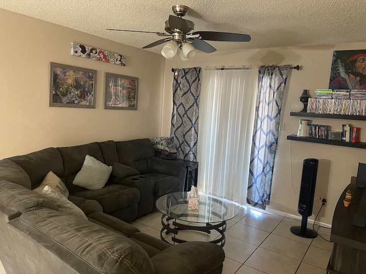 Stylist 2br Condo 20-mins From Downtown Phoenix - Glendale, AZ
