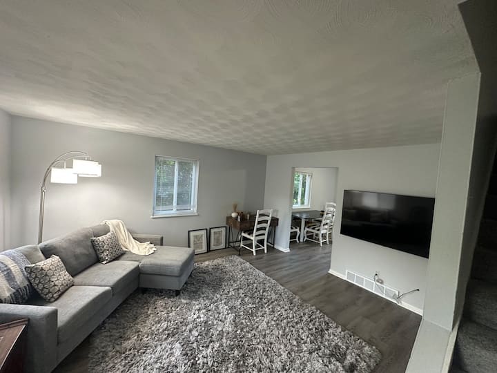Two Bed Fully Furnish Townhouse - Gervasi Vineyard, Canton