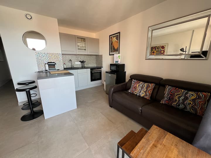 Appartement Vue Mer Avec Piscine . - Cap Estérel