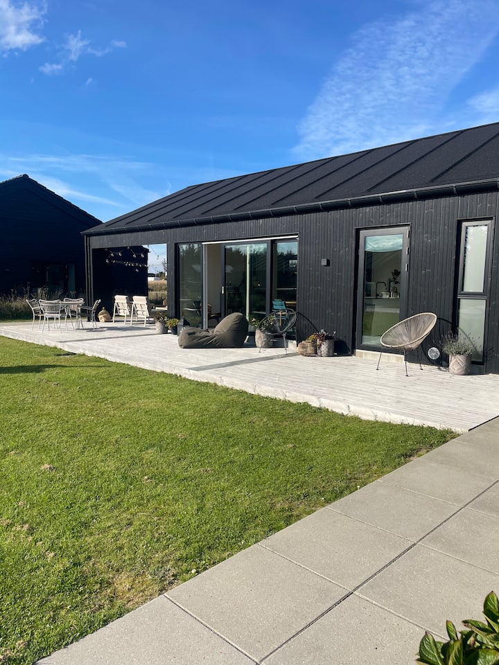 Hjemligt Sommerhus I Løkken - Denmark