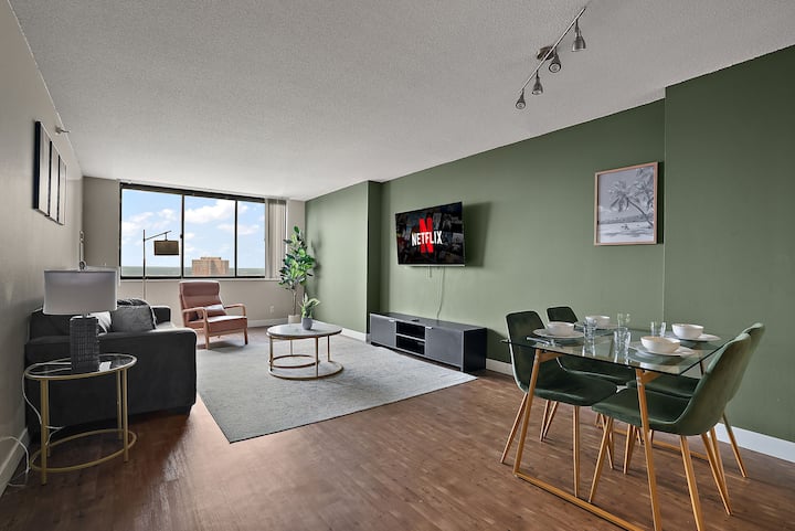 21st Floor Sky Tower W/ Free Parking•pool•gym•spa - Marais poitevin