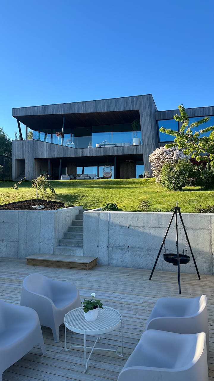 Seaside Villa With View Of The Sunnmøre - Alesund