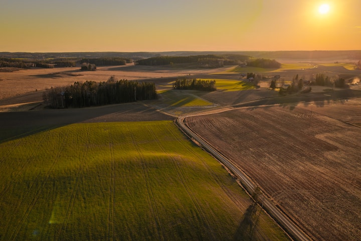 Valoisa Modernisoitu Maatalo Peltojen Keskellä - Perniö