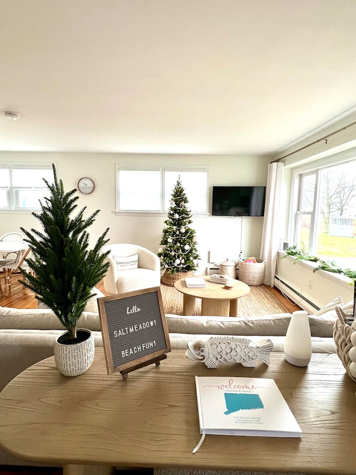 Cornfield Point Beach House View - Connecticut