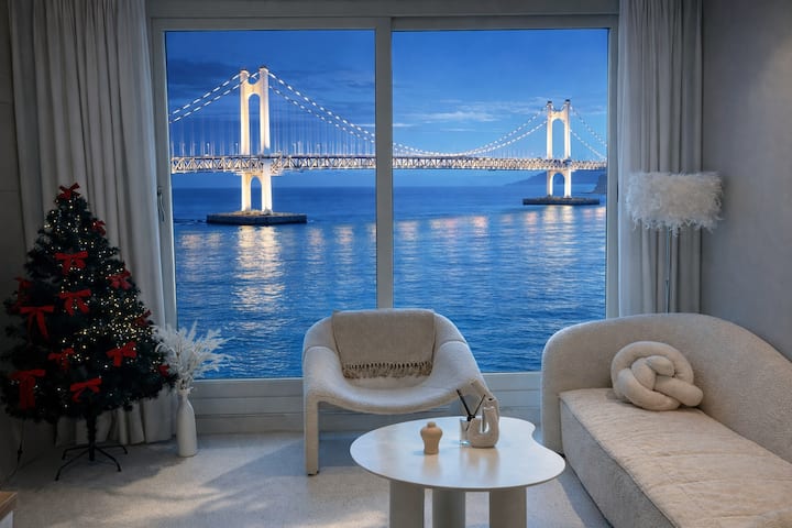 합법숙소 • 넓은거실,방 광안대교뷰 • (침실2+거실)•무료주차•짐보관•침대3•바다도보4분 - Busan