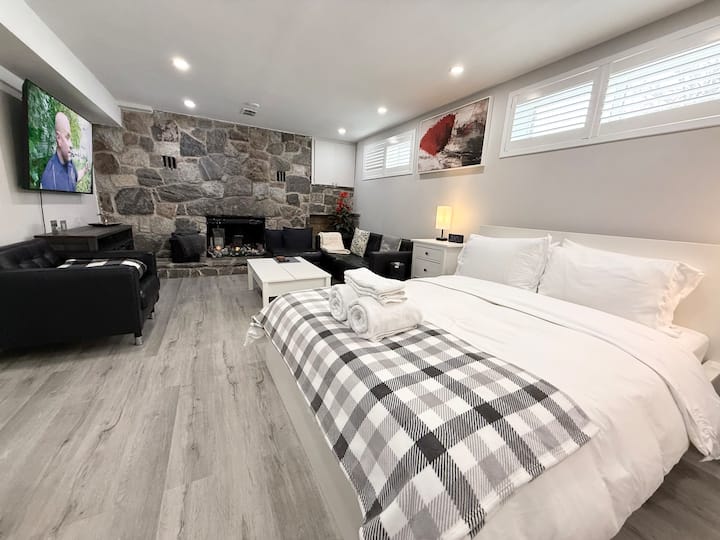 3br Guests Suite | 2 Parking | Private Entrance - Ontario