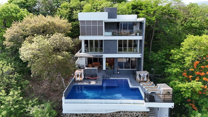 Jg House - El Salvador