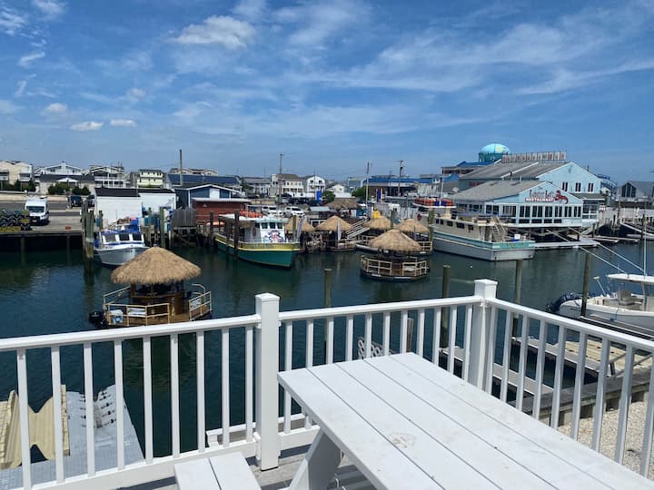 House On The Canal/ 4+ Parking Spots - Avalon, NJ