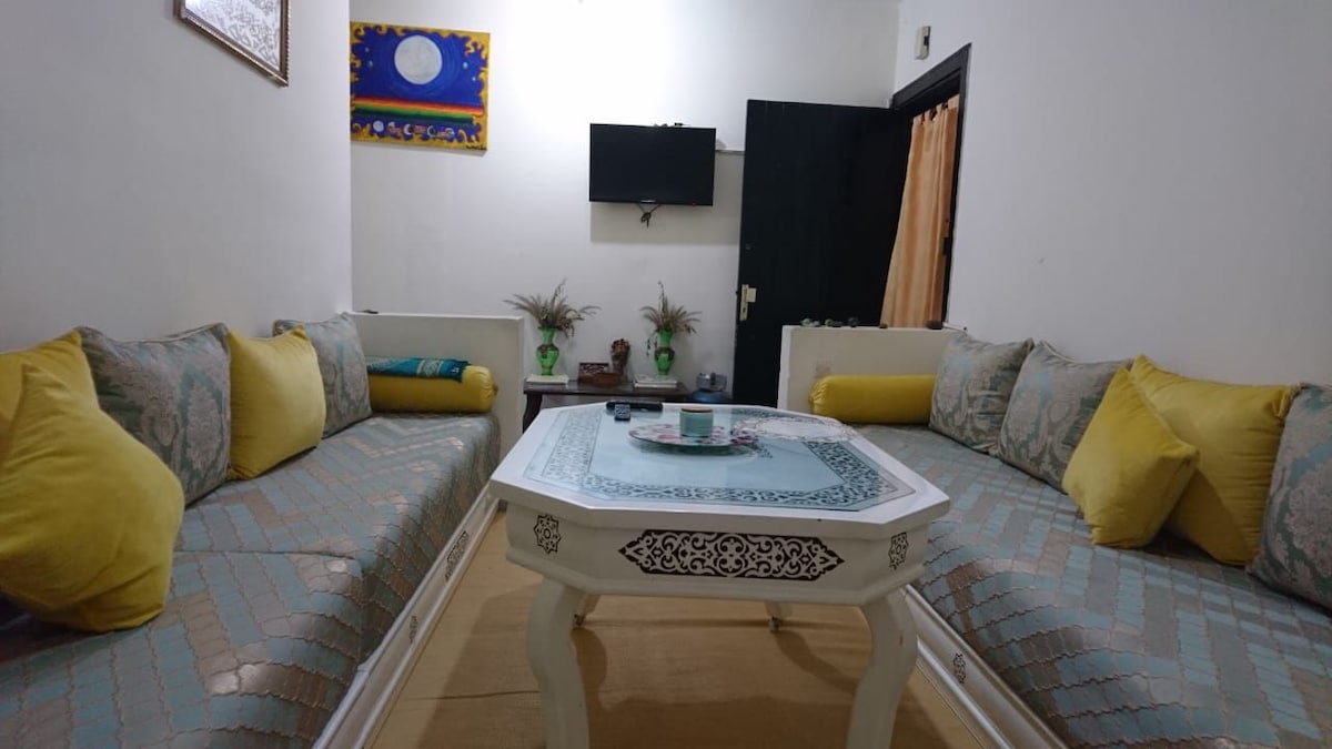 Peaceful room in Moroccan neighbors/Easy w Bus - Condominiums for Rent ...
