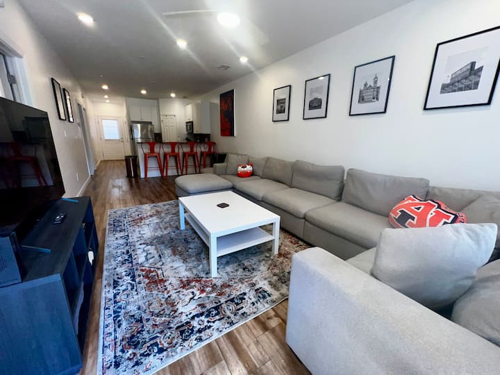 Camp War Eagle Housing!  Walk To Campus - Auburn, AL