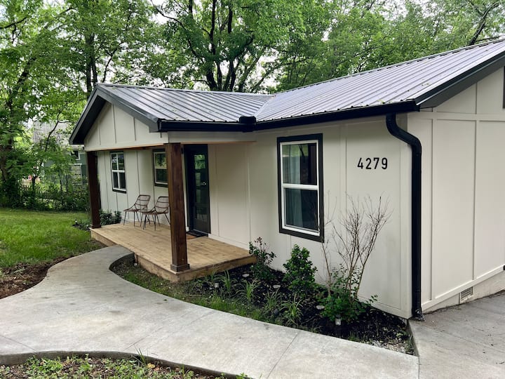 Leipers Fork| Quaint Cozy Cottage - Fairview, TN