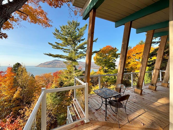 Chalet Avec Vue Sur Le Fleuve Et Spa -Le Pin Blanc - Charlevoix