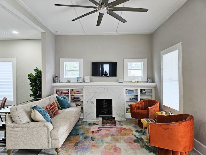 Chic Home 1 Mile From Armature Works, 15 To Tpa - Amalie Arena