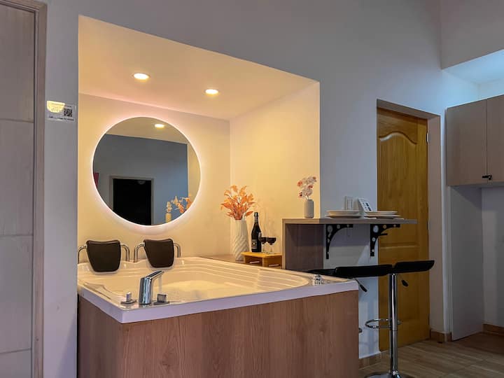 Enigmatic Loft With Jacuzzi In Laureles - Medellín