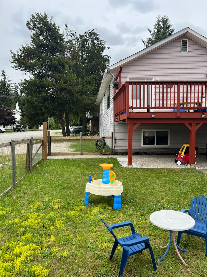 Casa Michaud 3 Bedrooms Basement Suite - Nakusp