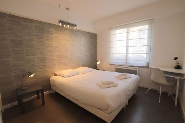 Une Chambre Calme - 埃茲