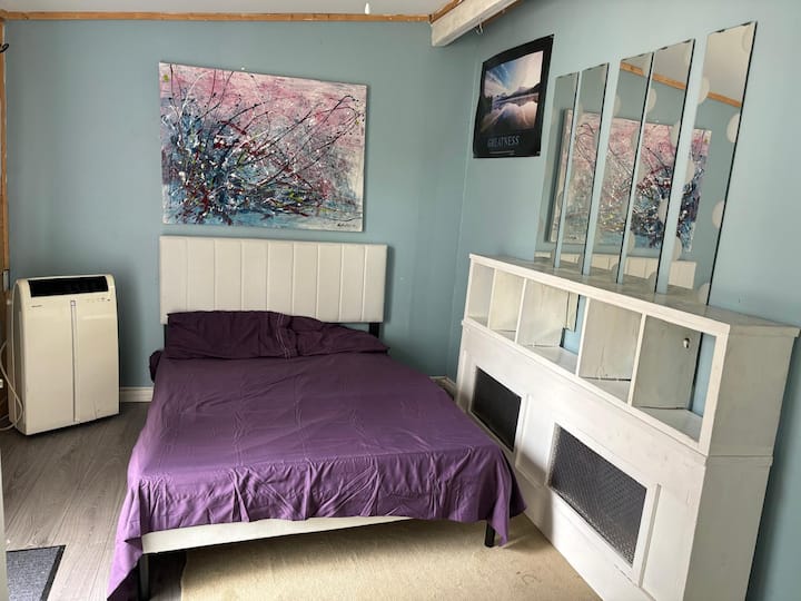 Sunroom- Monthly/daily Available - Port Huron, MI