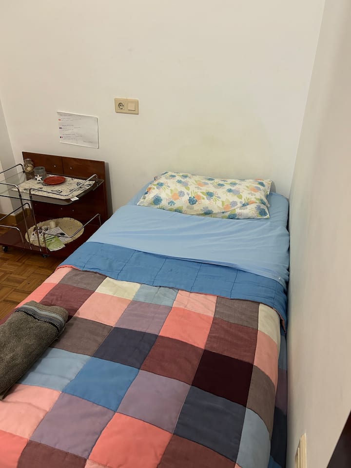 Habitación Individual Económica - Figueras