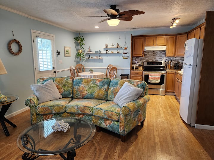 Sanibel's Island Retreat 
(Nc, Not Fl!) - Atlantic Beach, NC