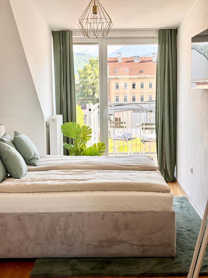 Helle Dachgeschosswohnung Im Zentrum - Klagenfurt