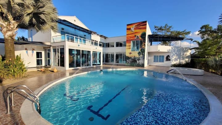 Casa Campestre Con Piscina Para 25 Personas - Villavicencio