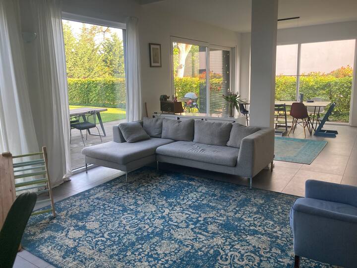 Großzügige Moderne Wohnung - Cologne