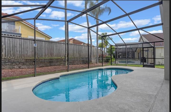 Single Family Home, Pool, Sleeps 10, 15 Min Disney - Kissimmee, FL