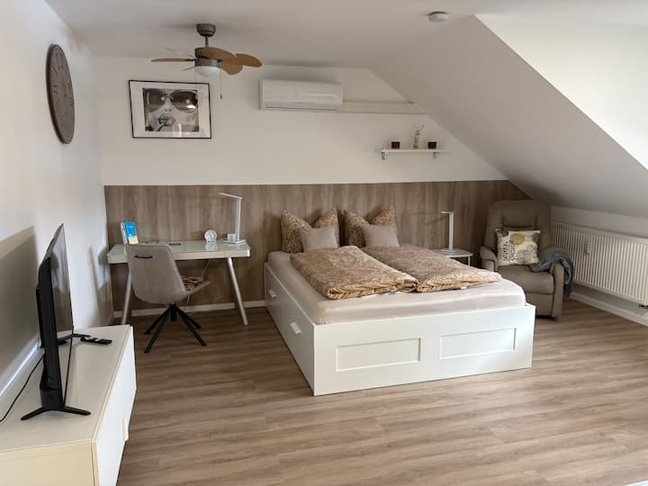 Ganzes Apartment Mit Klimaanlage Inkl. Parkplatz! - Zirndorf