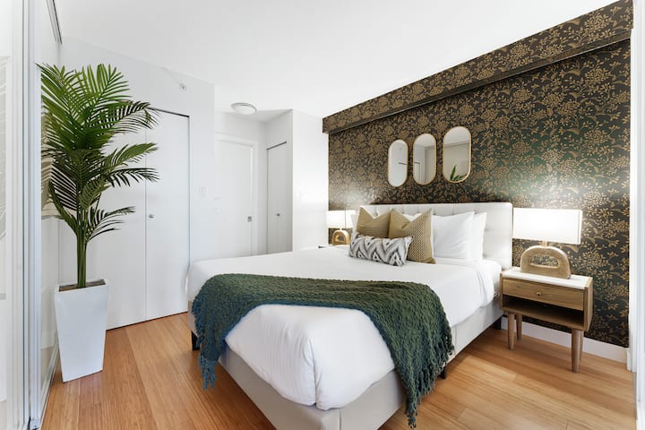 3-bed Peaceful Haven | Patio, Ac & Parking - Vancouver