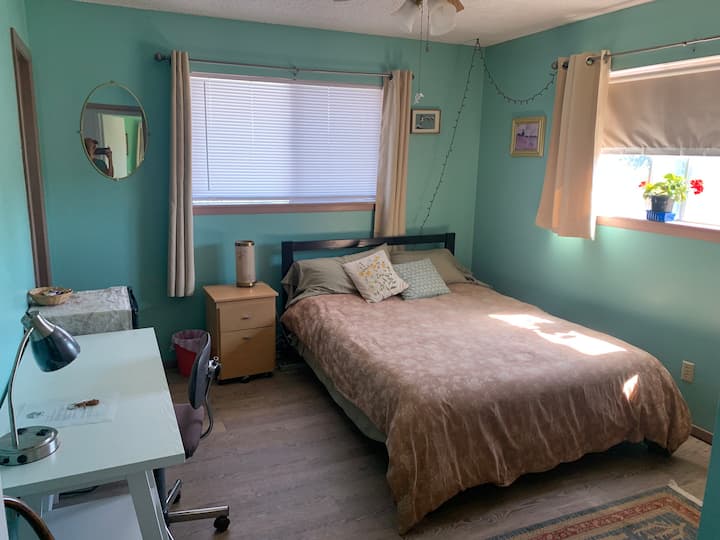 Sunny Room With Private Bath - Silver City, NM
