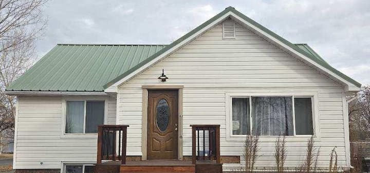 Historic Frontier House, 5 Bdrm, Northwest Wyoming - Splash Pad, Cowley