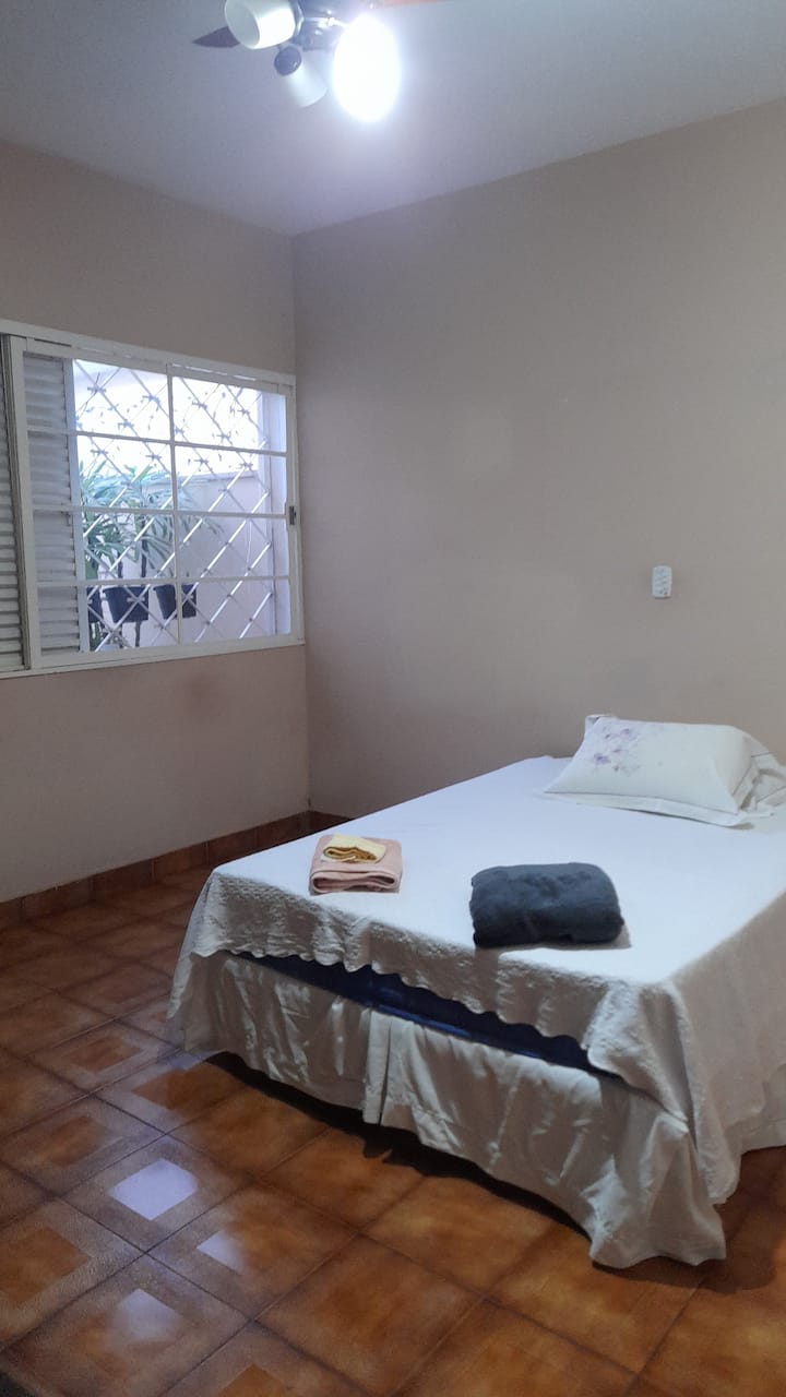 Quarto Próximo Do Modele E Usp. - Piratininga