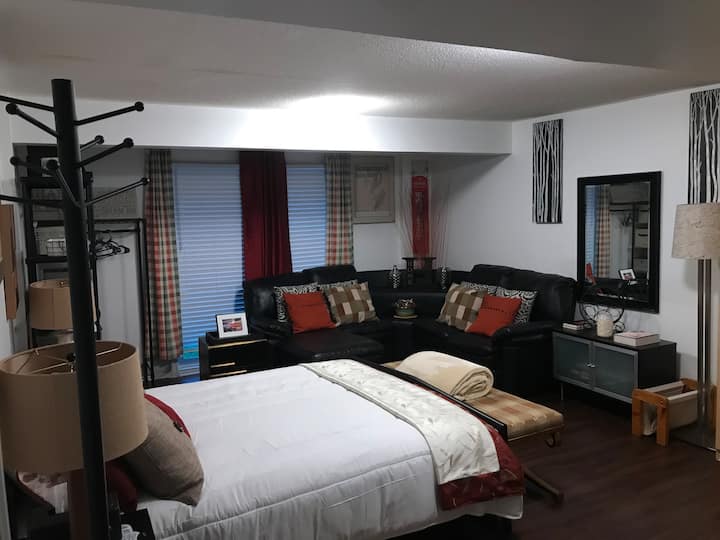 Studio Unit In Peterborough - Peterborough, Canadá