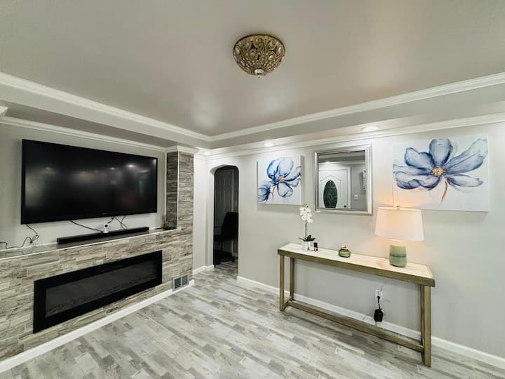 A Spacious And Beautiful Home. - Erie, PA