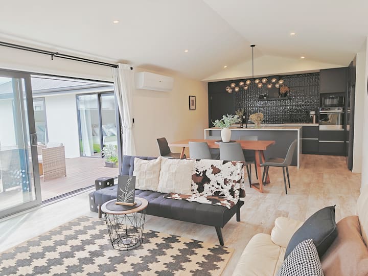 Blackpearl •4br Designer House •Netflix•sleeps 11 - Lincoln
