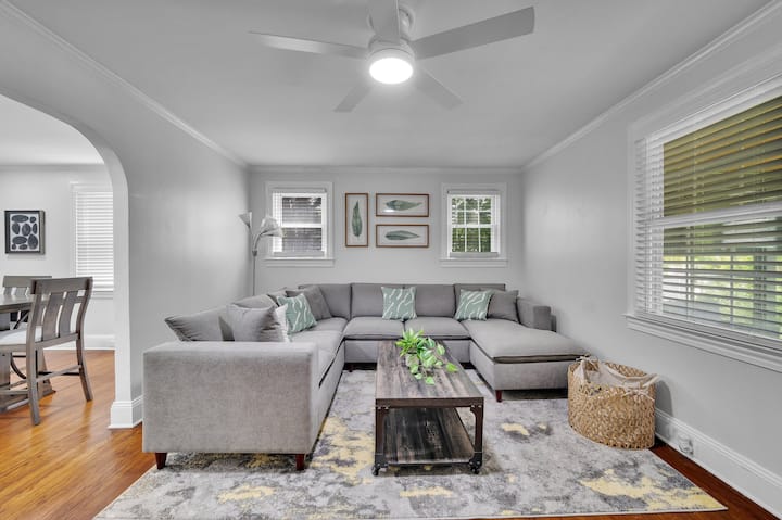 Tranquil Home Away From Home In 28215 - Harrisburg, NC