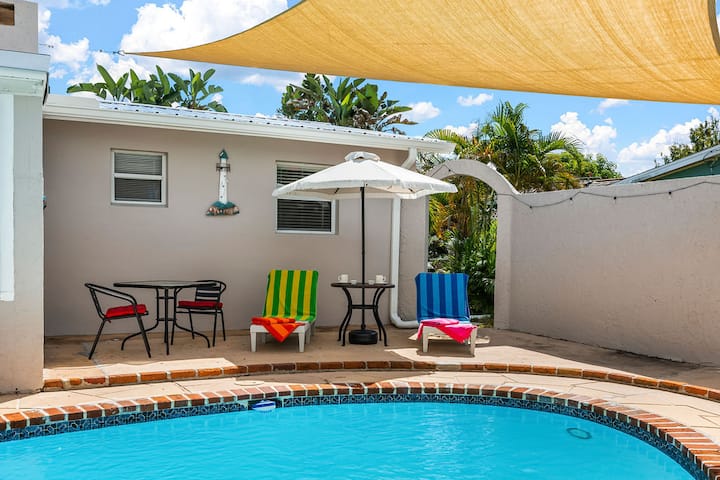 Space Coast Home W/ Heated Pool & Bbq Near Beaches - Melbourne, FL