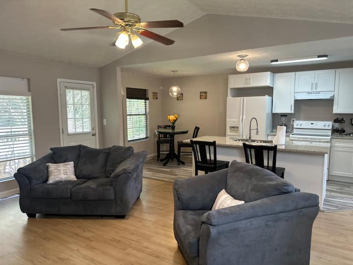 5br Home Near Atlanta Ideal For Families & Groups - Stone Mountain