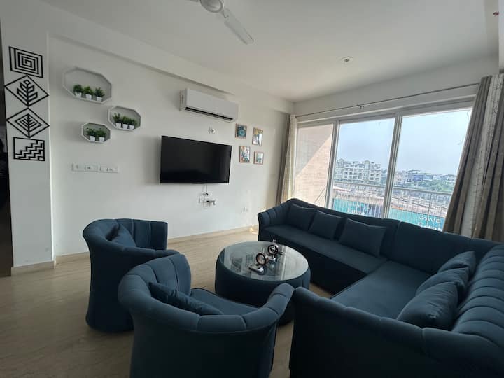 Flat In Wave-estate (85 Sector) - Sahibzada Ajit Singh Nagar