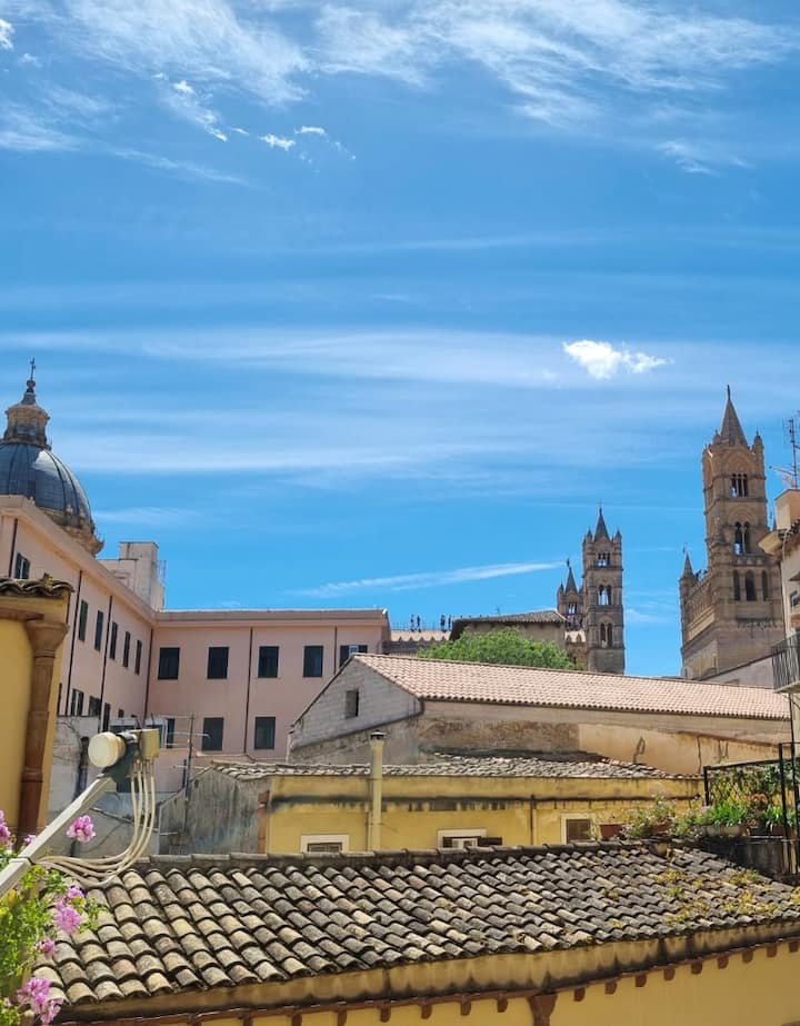 Apartment At “Palazzo Patricolo”|historical Center - Palermo