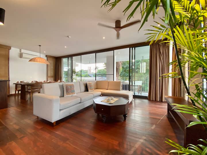 3br Apt/west Lake Side/balcony/bathtub/pool/view - Hanoi