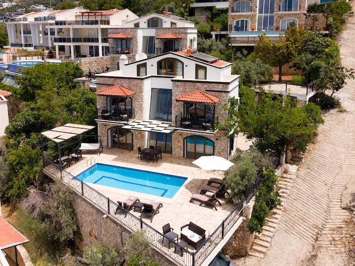 Deniz Manzaralı ÖZel Havuzlu Villa · 4+1 · Meltem - Kalkan