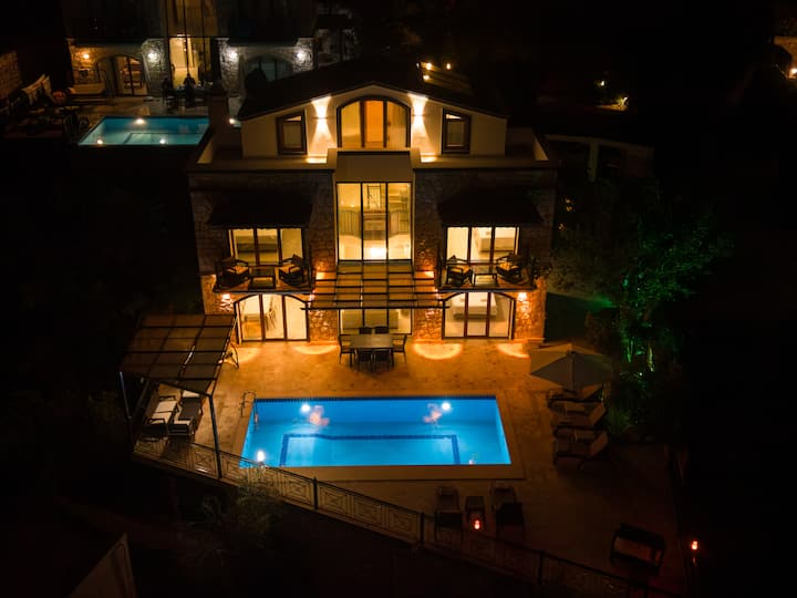 Deniz Manzaralı ÖZel Havuzlu · 4+1 · Villa Meltem - Kalkan