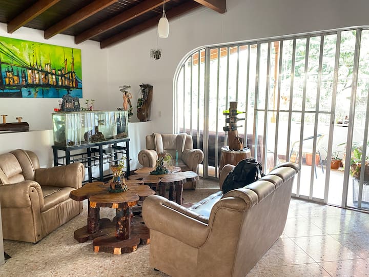 Acogedora Habitación Privada En Laureles - Medellín, Colombia